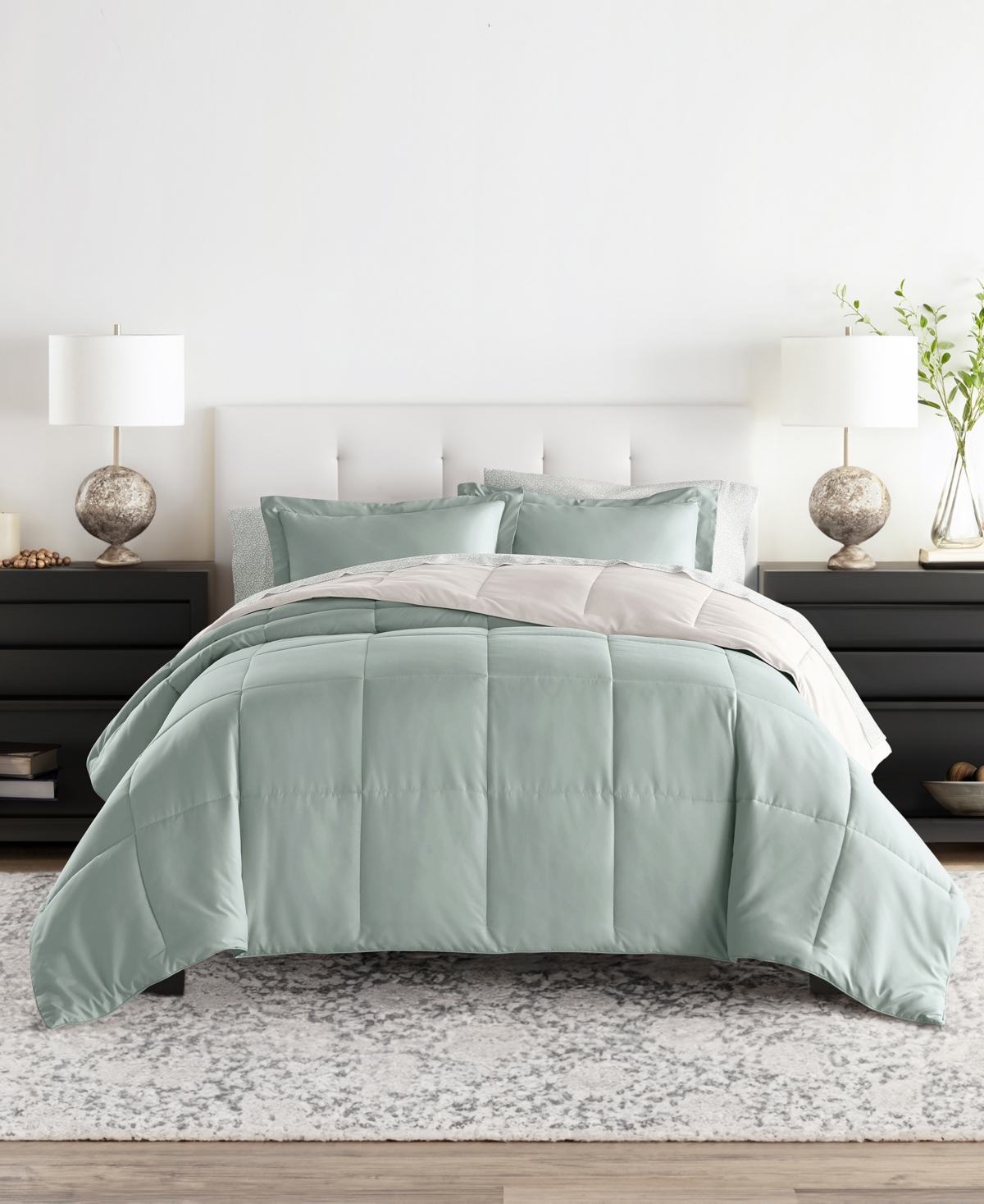 Click here for ienjoy Home Bedding Bundle Reversible Pattern 7-Pi... prices