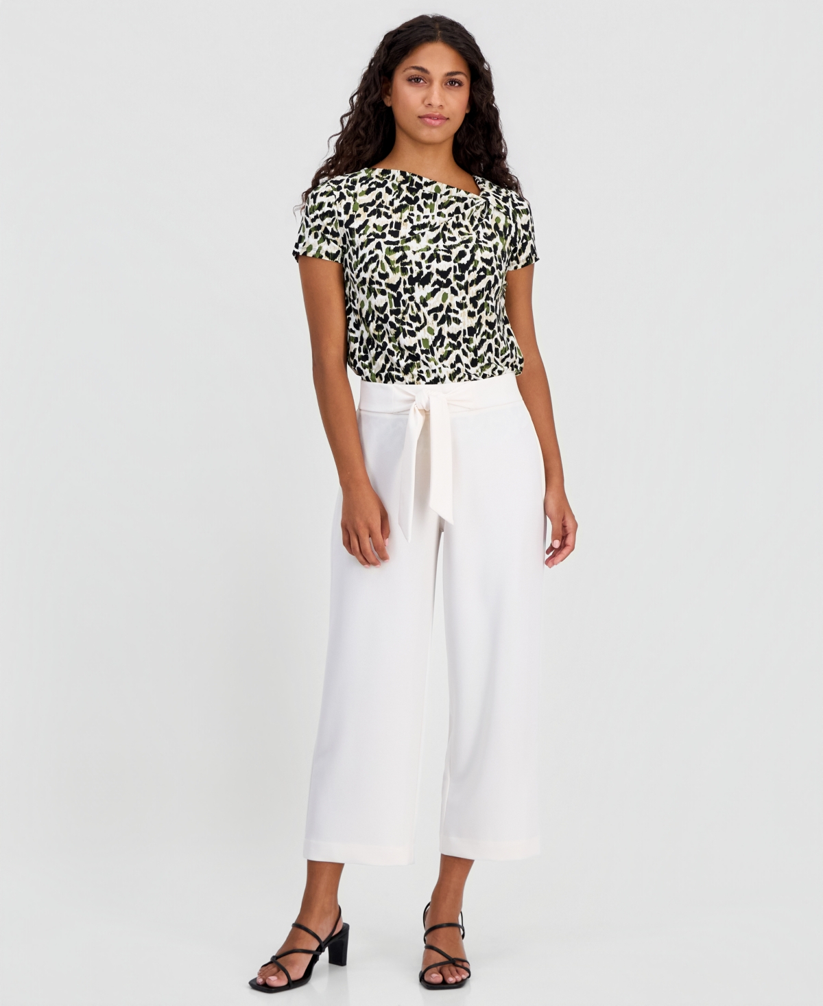 Click here for Anne Klein Essentials Petite Cropped Pull-On Pants... prices