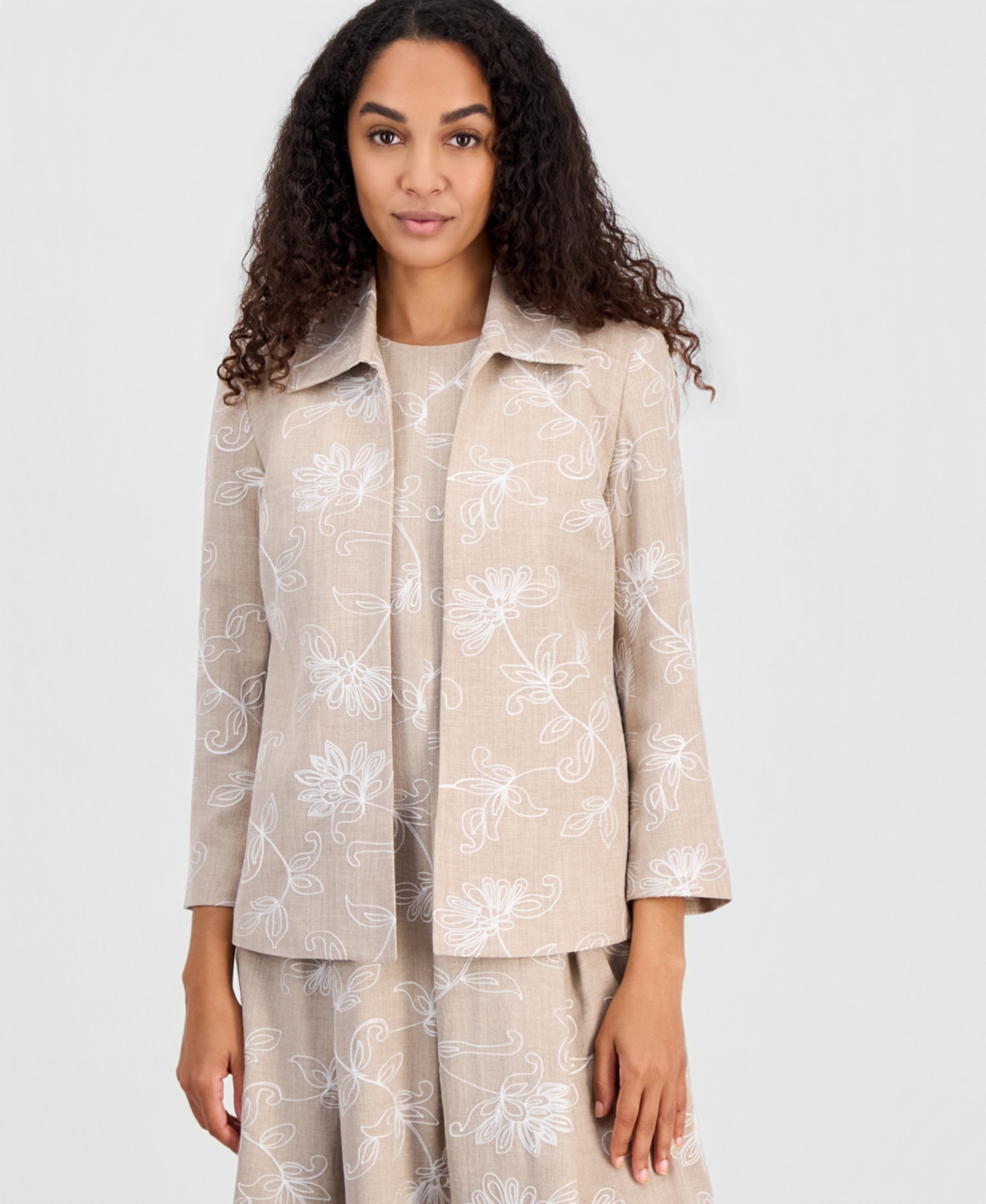 Click here for Kasper Petite Floral Embroidery Wing Collar Jacket... prices