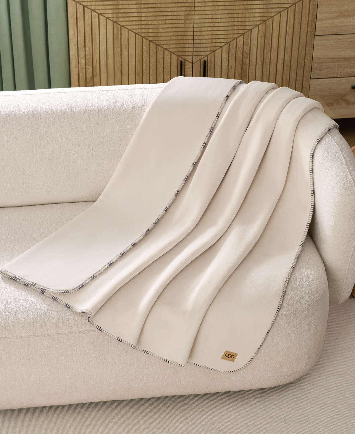Click here for Ugg Coco Lightweight Throw  50 x 70 - Snow prices