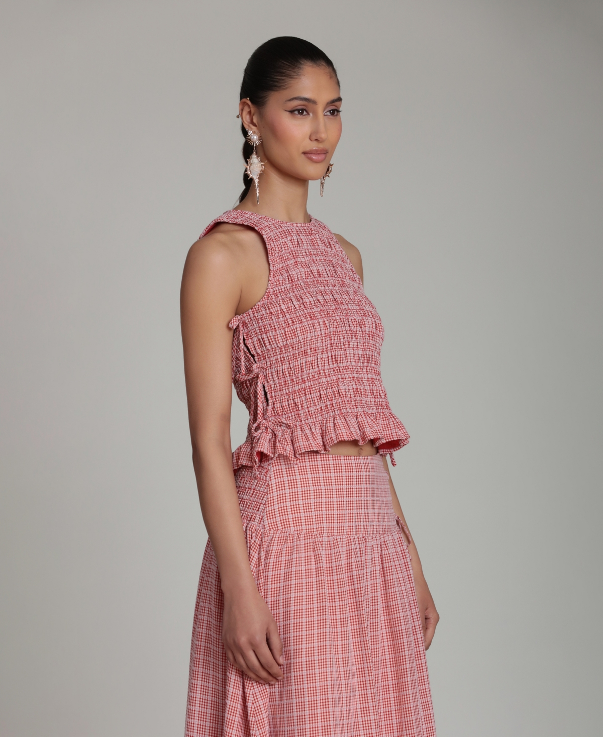 Click here for Avec Les Filles Womens Crewneck Sleeveless Tie Top... prices