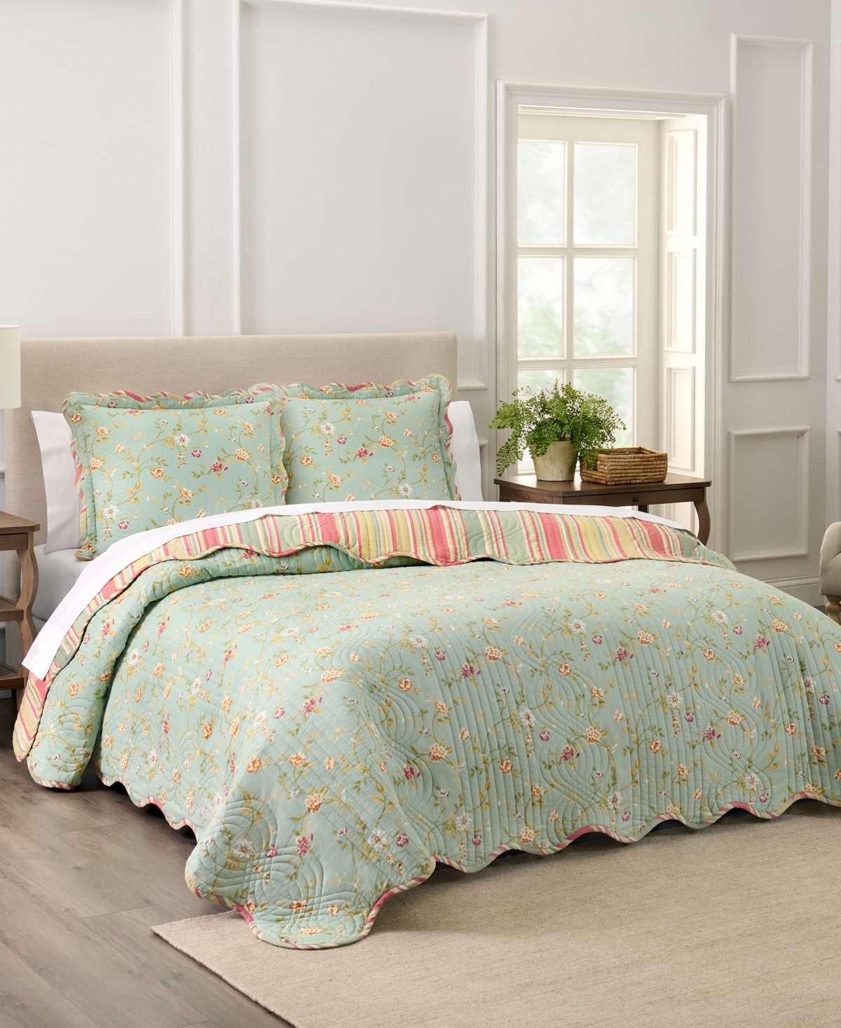 Click here for Waverly Garden Glitz Cotton 3-Pc. Quilt Set  King... prices