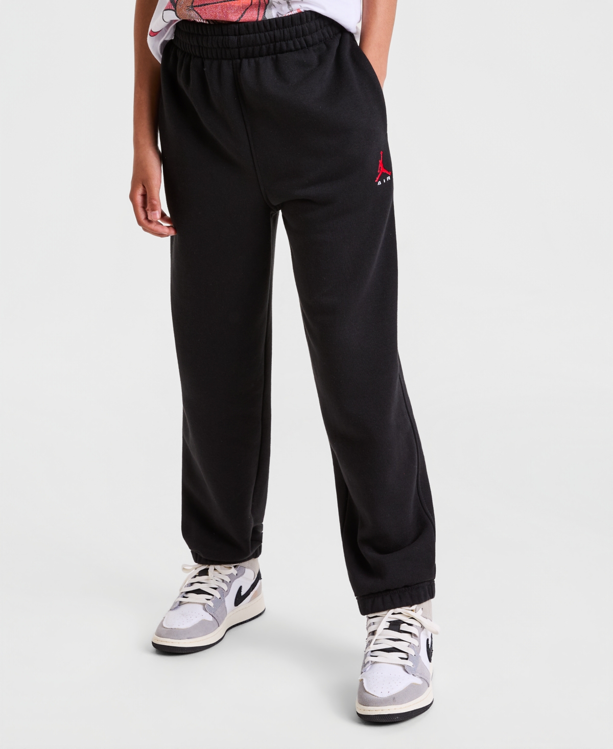 Click here for Jordan Boys 8-20 Brooklyn Jogger Pants - Black prices