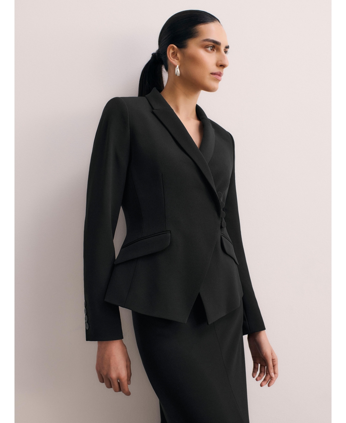 Click here for The Fold Womens Forino Clever Crepe Blazer - Black prices