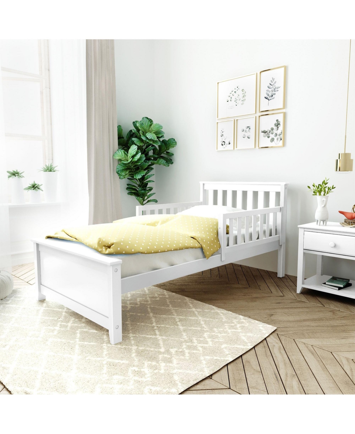 Click here for Max and Lily with Single Guard Rail - White prices