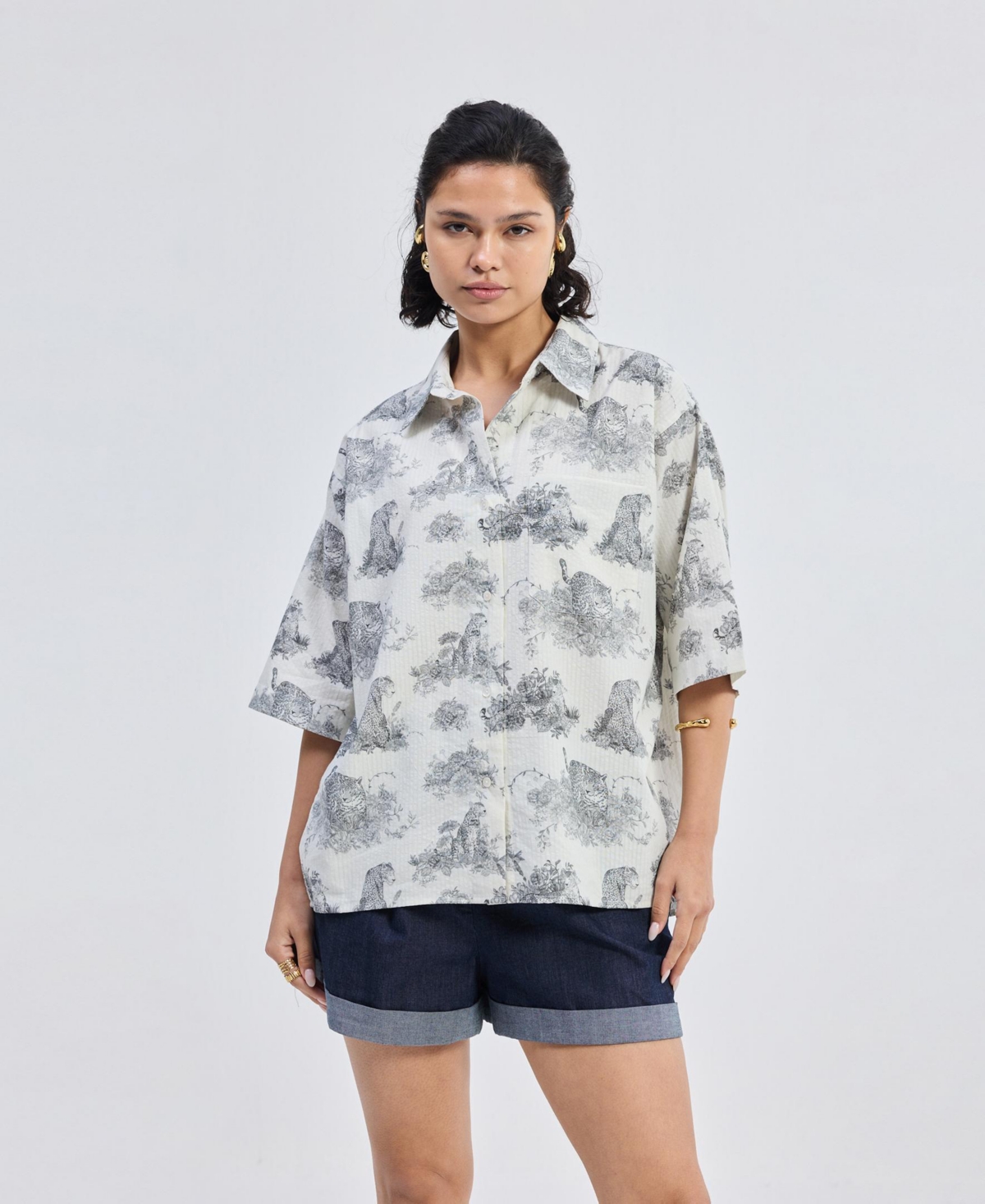 Click here for Reistor Womens Oversized High-Low Shirt in Animal... prices