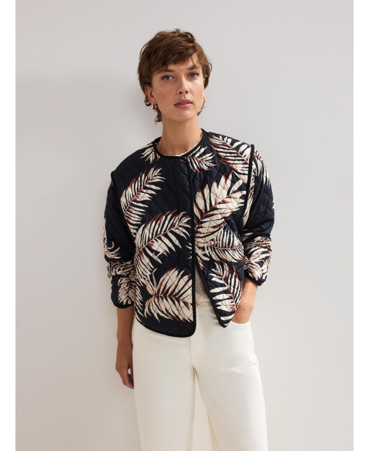 Click here for Phase Eight Womens Kharis Quilted Print Reversible... prices