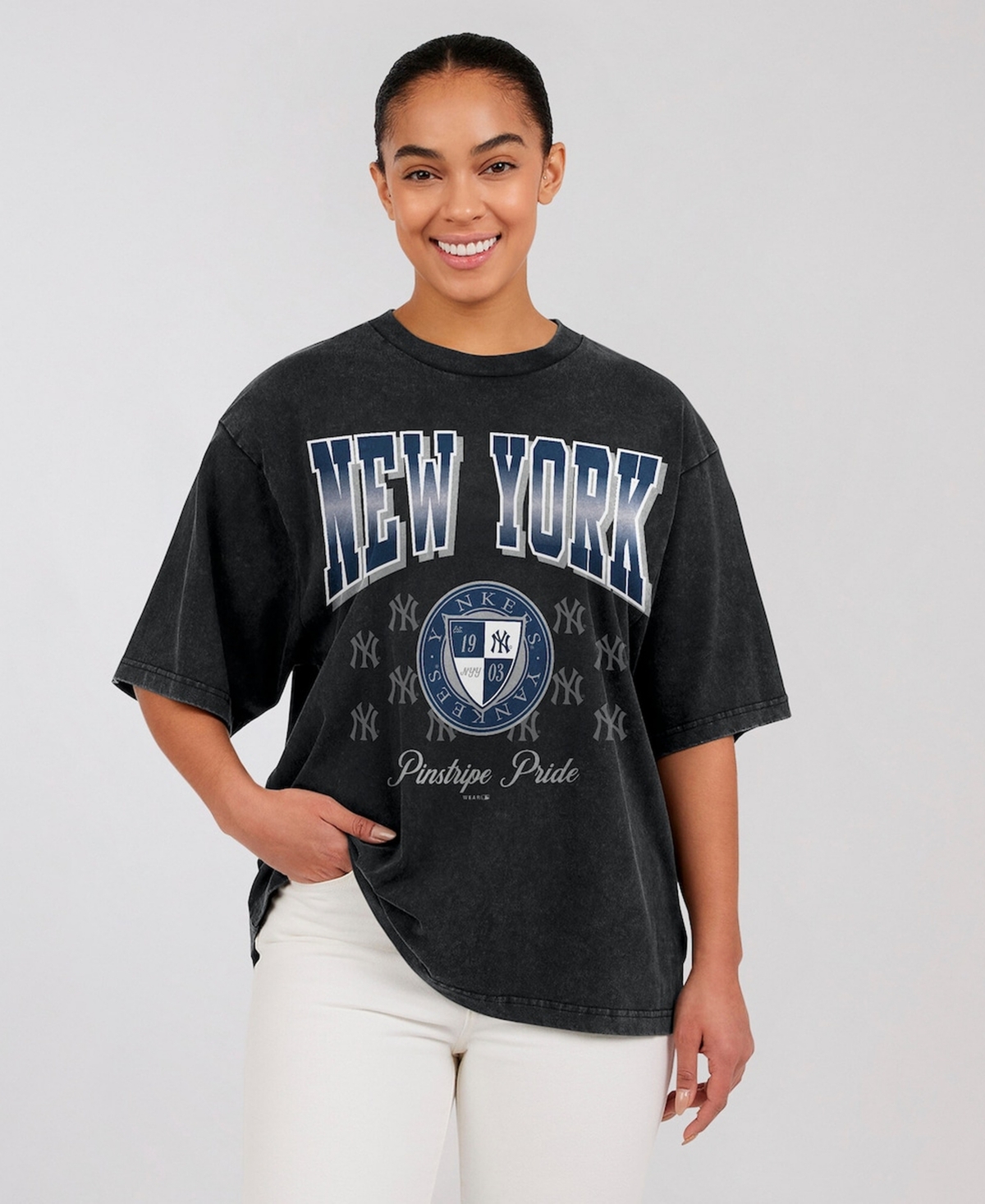 Click here for Wear by Erin Andrews Womens Black New York Yankees... prices
