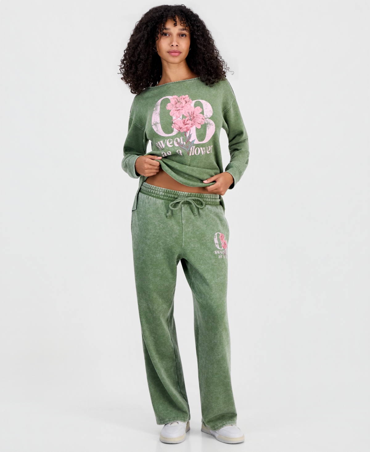 Click here for Rebellious One Juniors Sweet Flowers Fleece Sweatp... prices