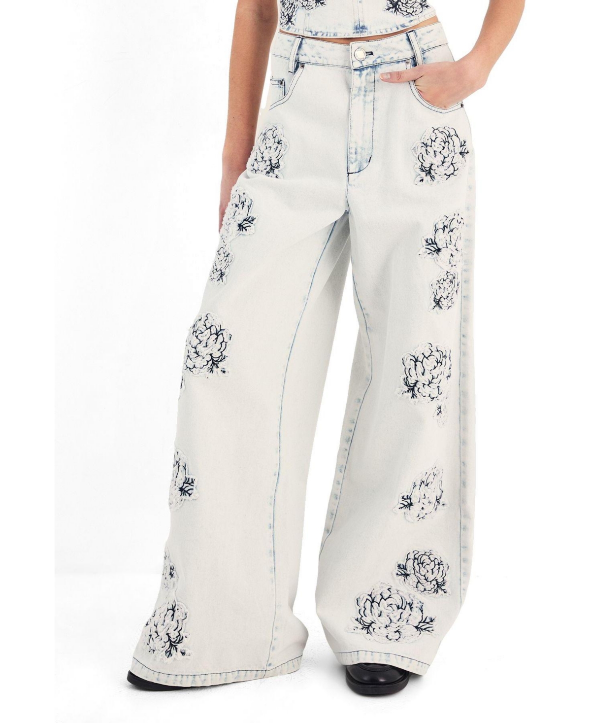 Click here for Nasty Gal Womens High-Waisted Baggy Jeans - Bleach... prices