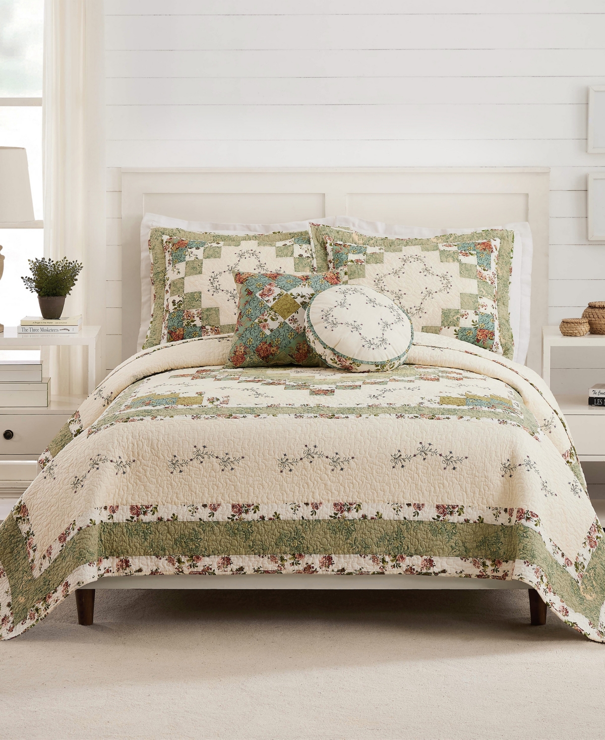 Click here for Modern Heirloom Olivia Embroidered 3-Piece Quilt S... prices