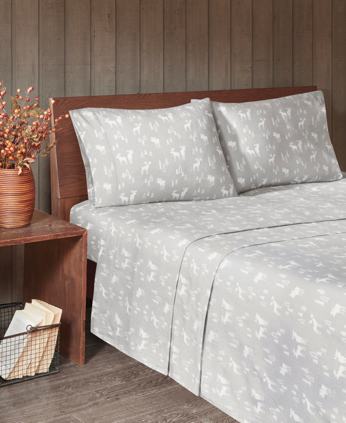 Click here for Woolrich Printed Flannel 4-Pc. Sheet Set  Queen -... prices