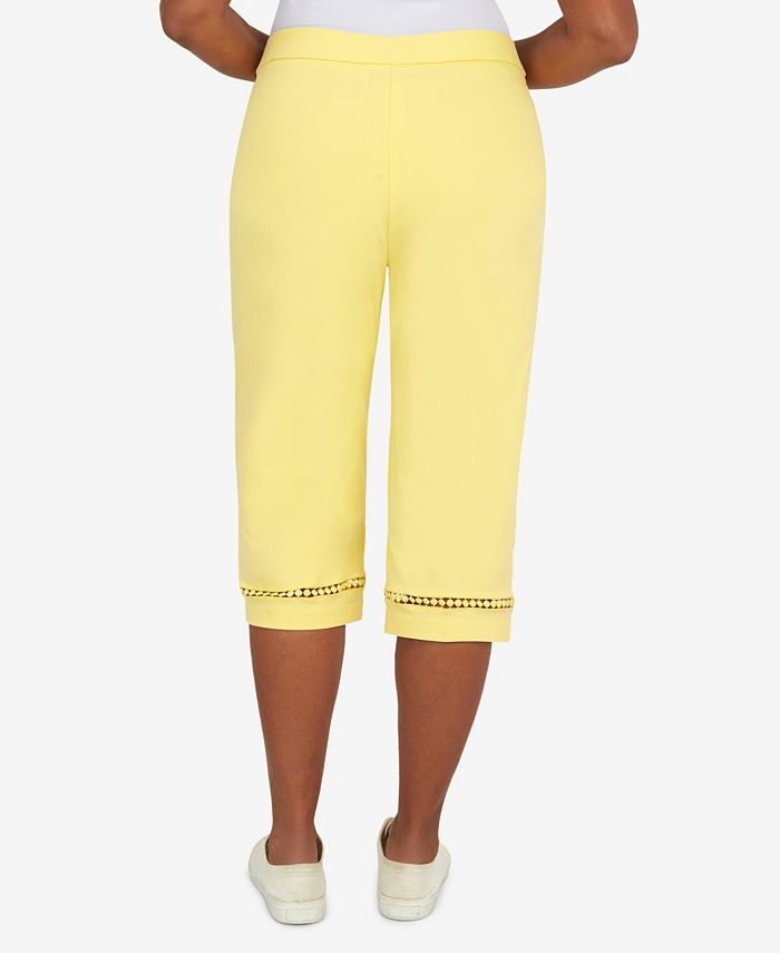 Alfred Dunner Women's Summer in The City Lace Allure Clamdigger Pull On ...
