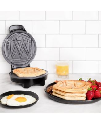 Uncanny Brands Championship Belt Waffle Maker- Start Your Breakfast ...