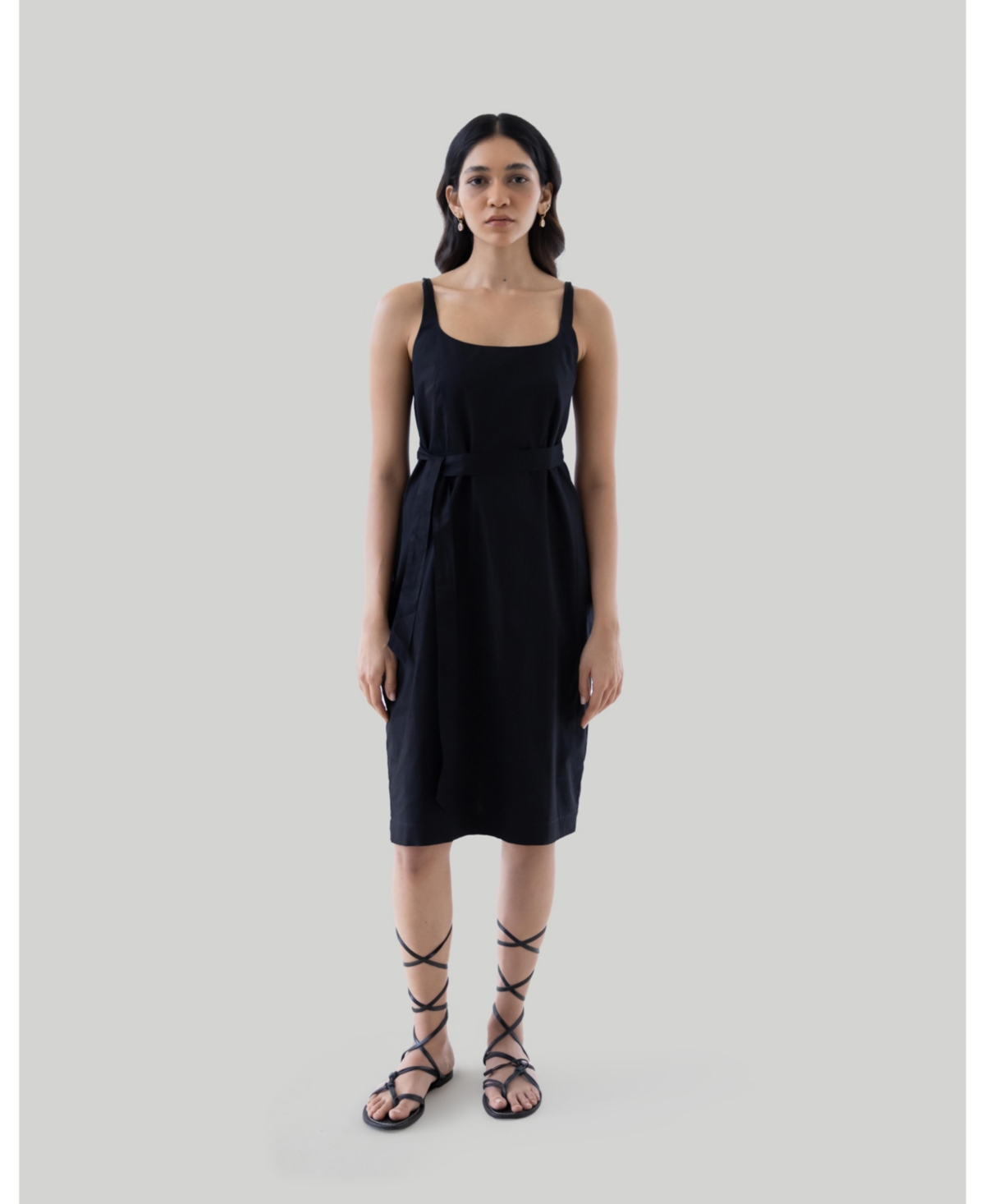 Click here for Reistor Womens Fitted knee length dress - Black prices