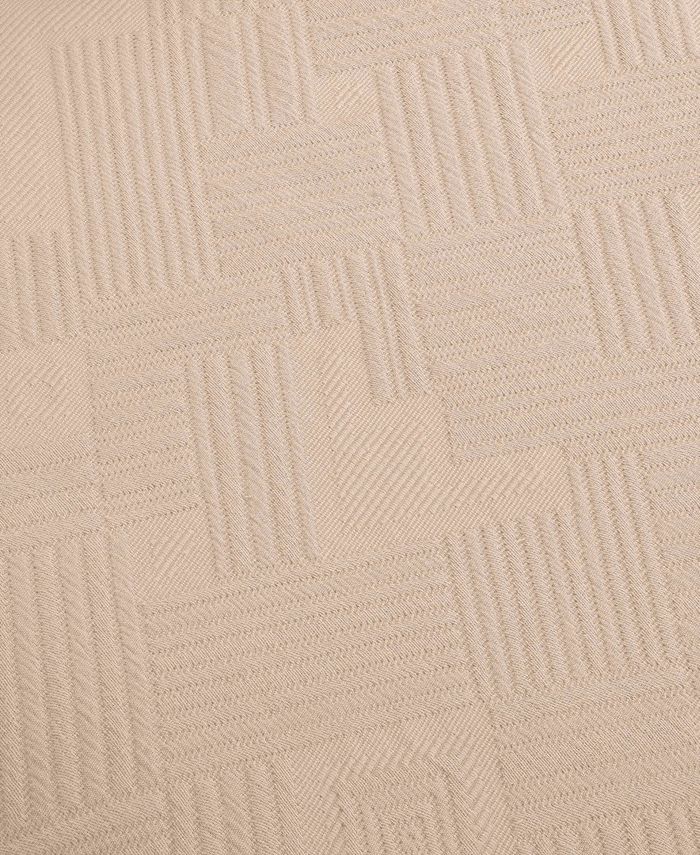 Superior Geometric Fret Textured Jacquard Matelasse All-Season 3-Piece ...