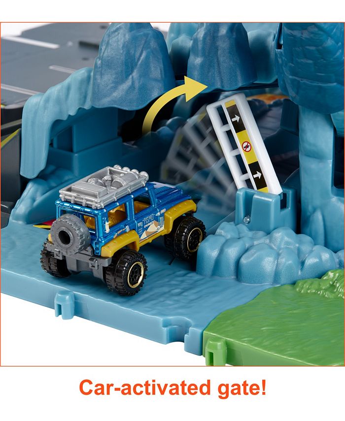 Matchbox Cars Playset with 1:64 Scale Toy SUV, Volcano Escape with ...