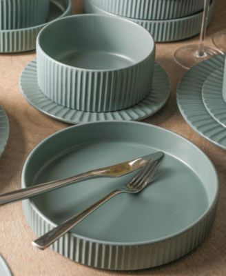 Click here for Christian Siriano Dinnerware Collection prices