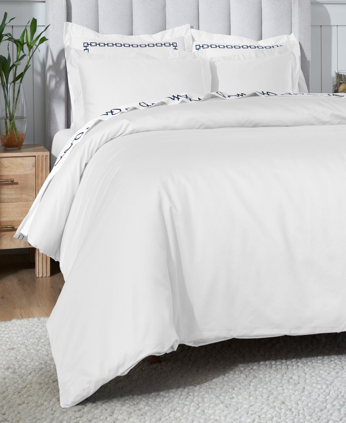 Click here for Superior 650-tc Egyptian Cotton Solid Luxury Duvet... prices