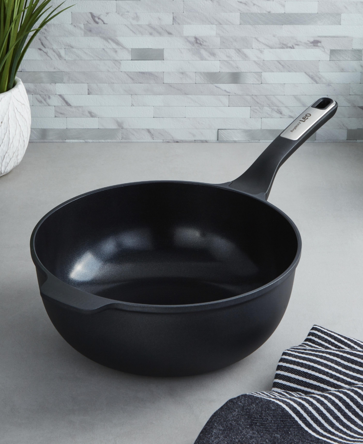 Click here for BergHOFF Leo Phantom Nonstick Ceramic 11 Wok Pan 4... prices