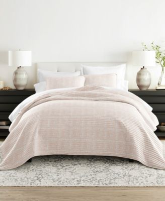 Click here for Ienjoy Home Geometric Maze Reversible Quilt Sets prices