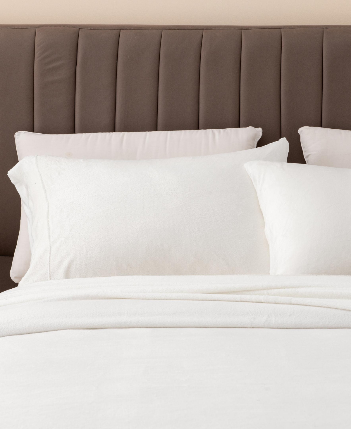 Click here for Linery & Co. Ultra-Soft Velvet Plush Solid Sheet S... prices