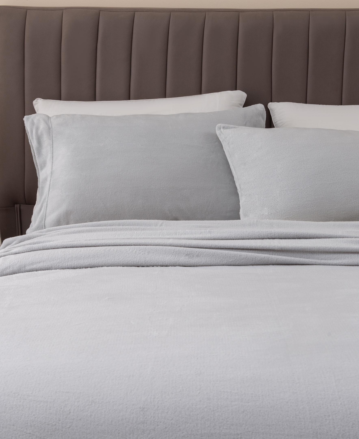 Click here for Linery & Co. Ultra-Soft Velvet Plush Solid Sheet S... prices