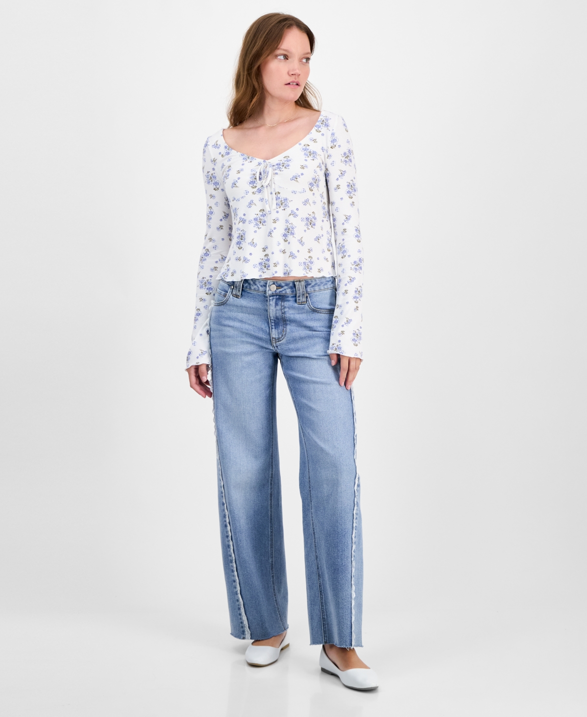 Click here for Tinseltown Juniors Mid-Rise Lace-Seamed Baggy Jean... prices