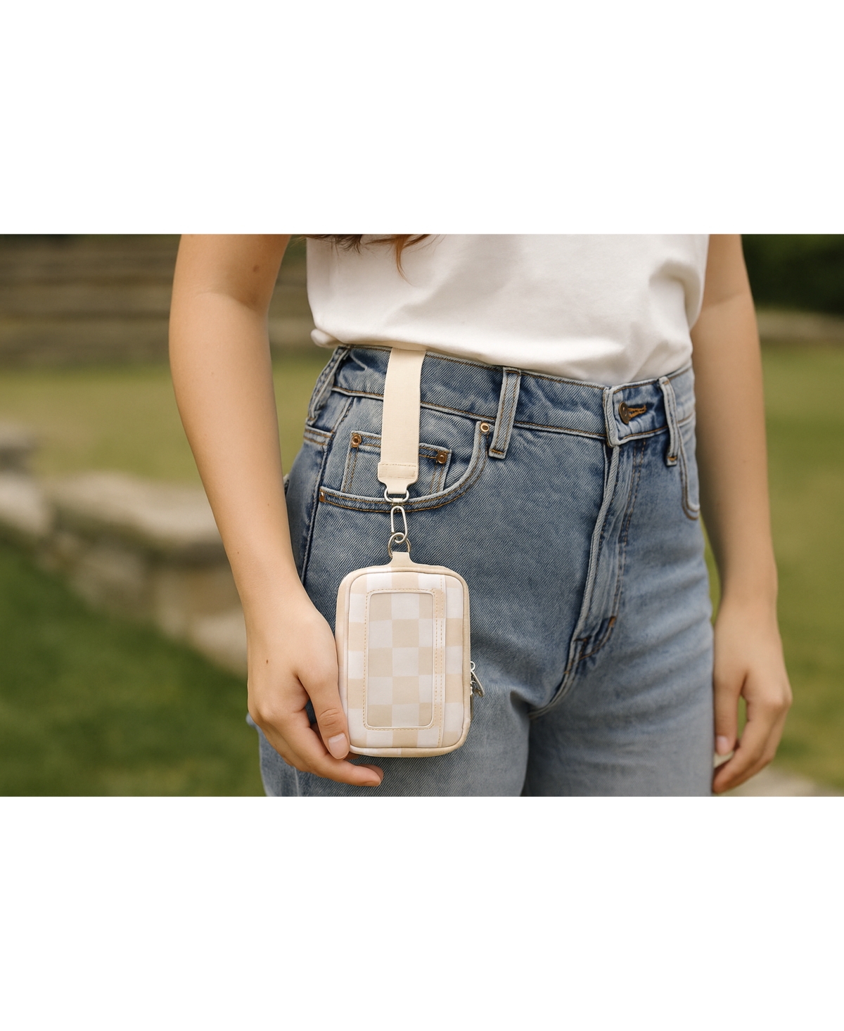 Click here for 3p Experts Wristlett Travel Bag - White prices