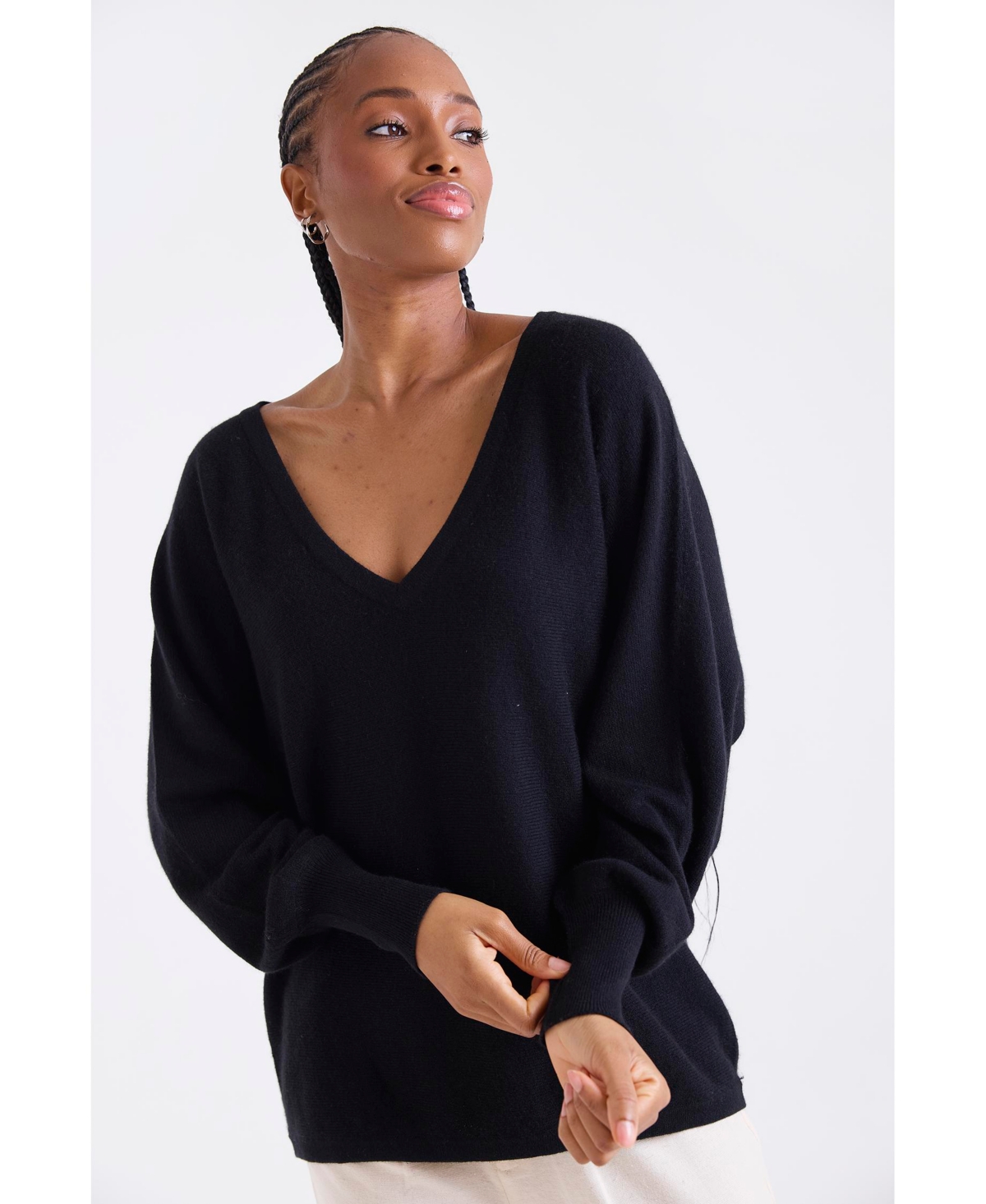 Click here for 1982 Womens Paros Poncho V-Neck Cashmere Sweater -... prices