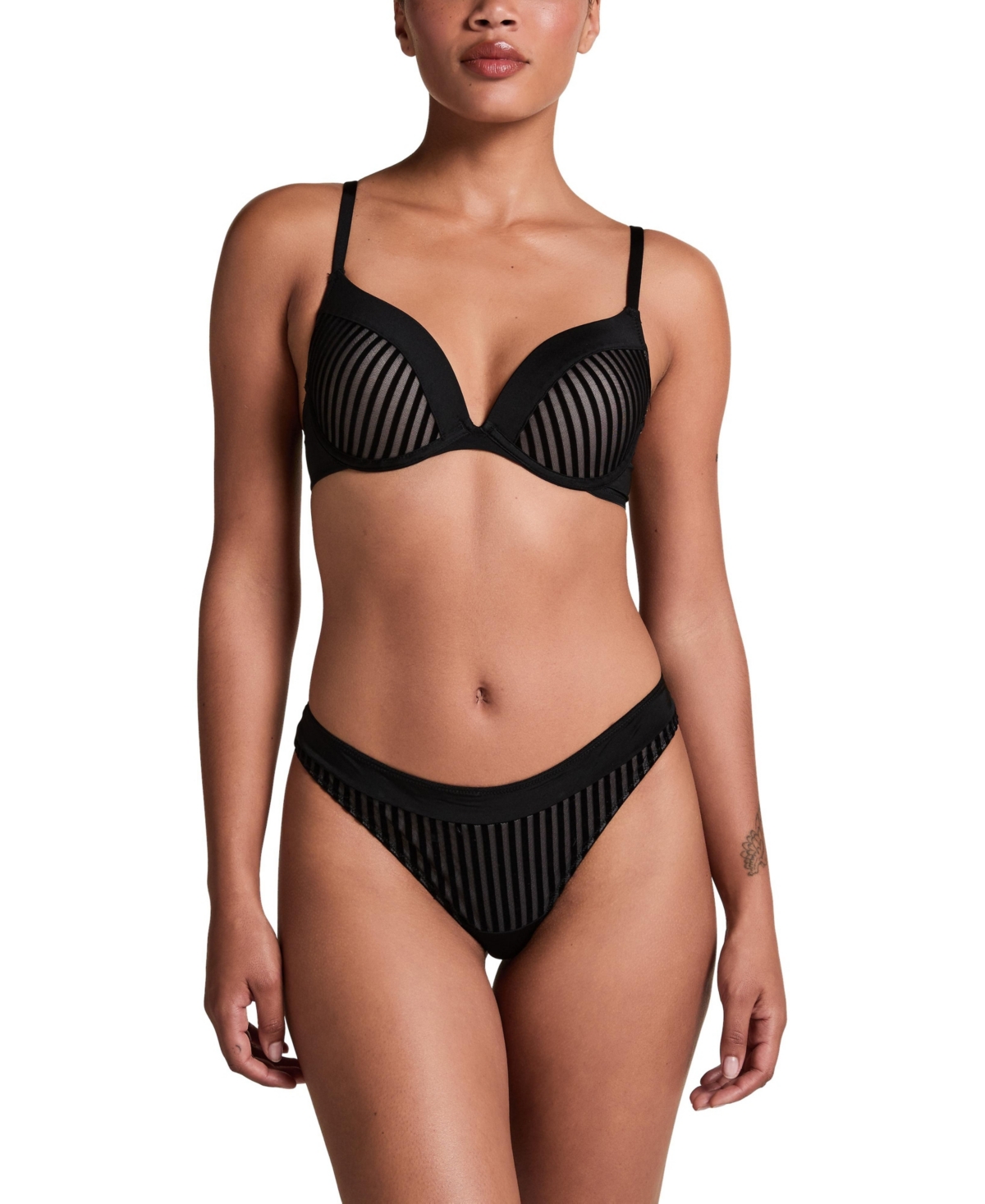 Click here for Hunkemoller Womens Pia thong - Black prices