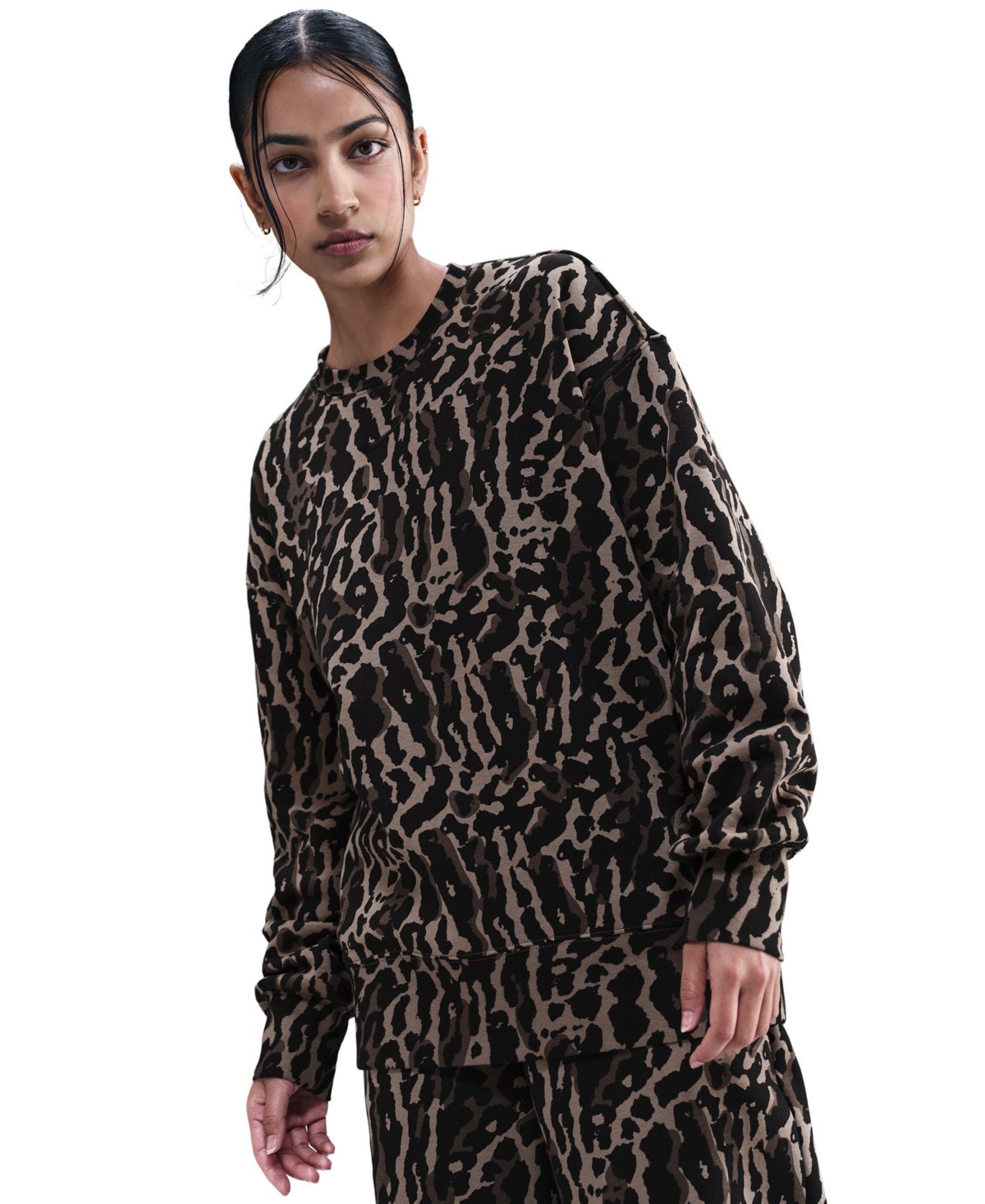 Click here for Nike Womens Phoenix Fleece Oversized Printed Crew-... prices