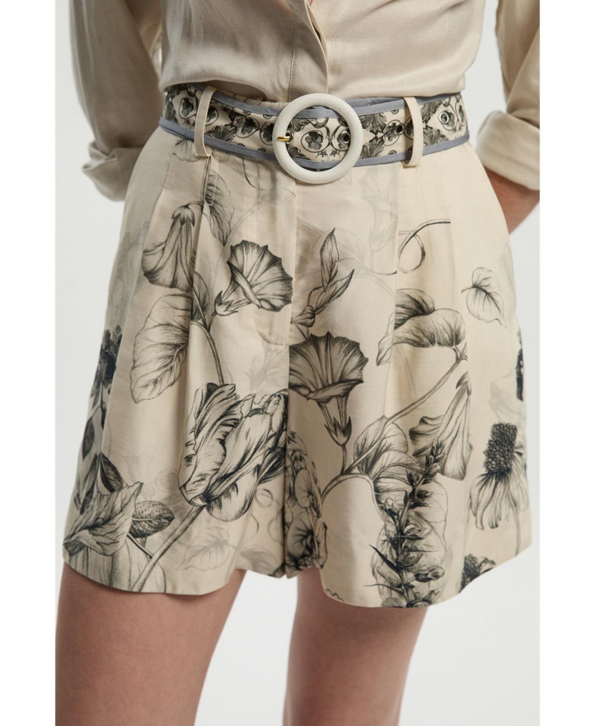 Click here for Karen Millen Womens Placed Print Short With Belt -... prices