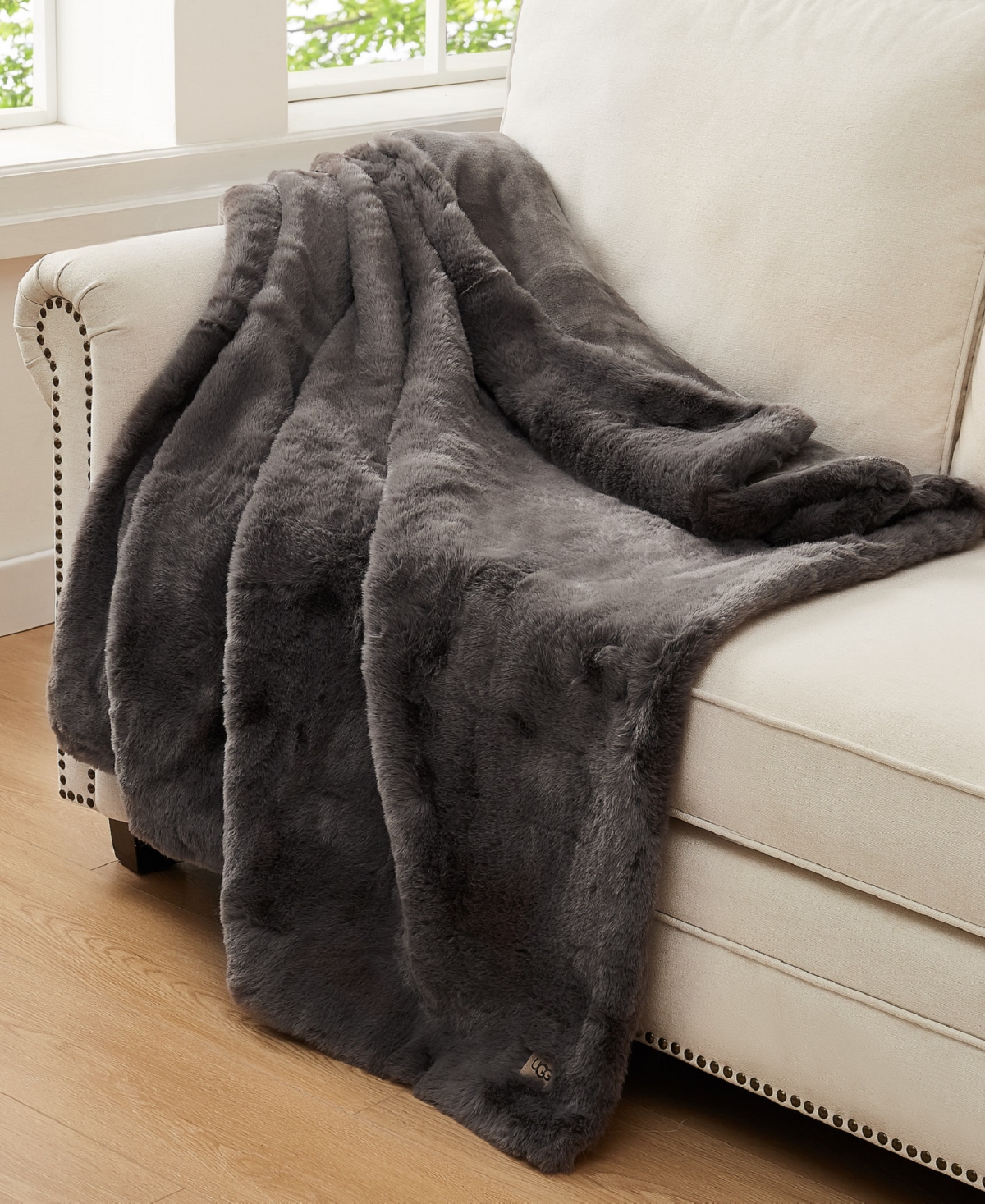 Click here for Ugg Euphoria Soft Throw  50 x 70 - Charcoal prices
