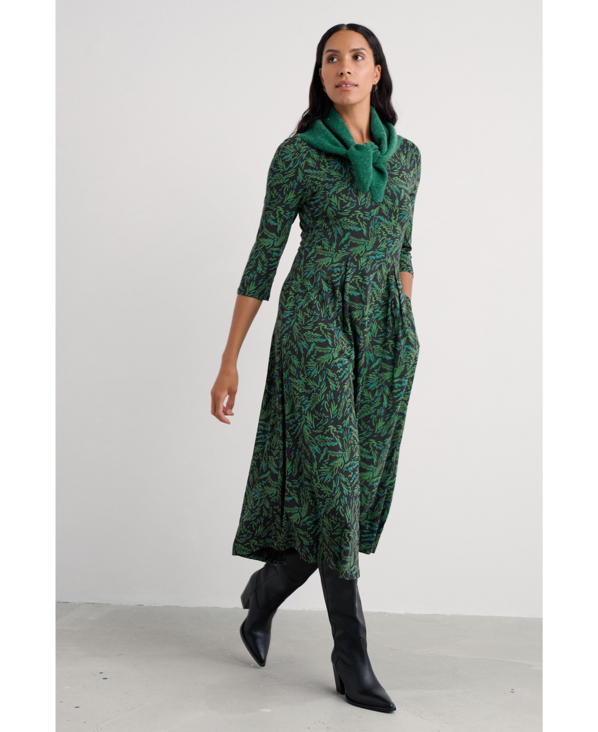 Click here for Seasalt Cornwall Womens Veronica Dress - Forest fl... prices