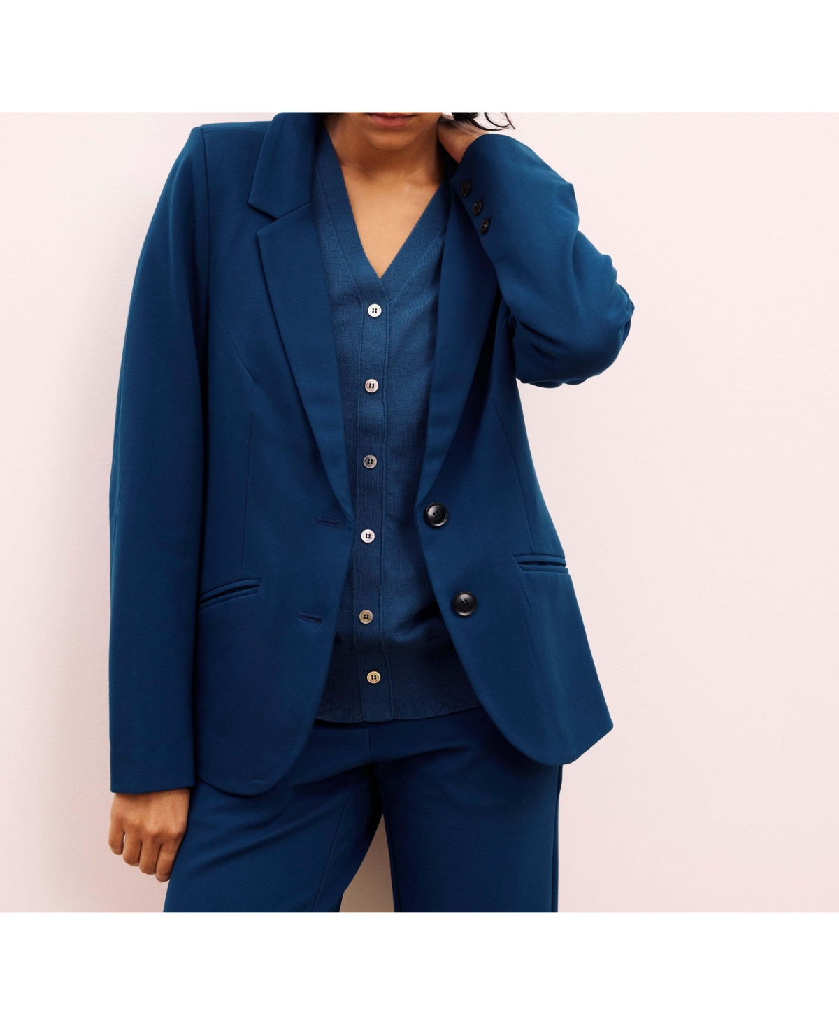 Click here for Universal Standard Womens Plus Size Beas Ponte Bla... prices