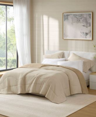 Click here for Harbor House Cooling Reversible Comforter prices