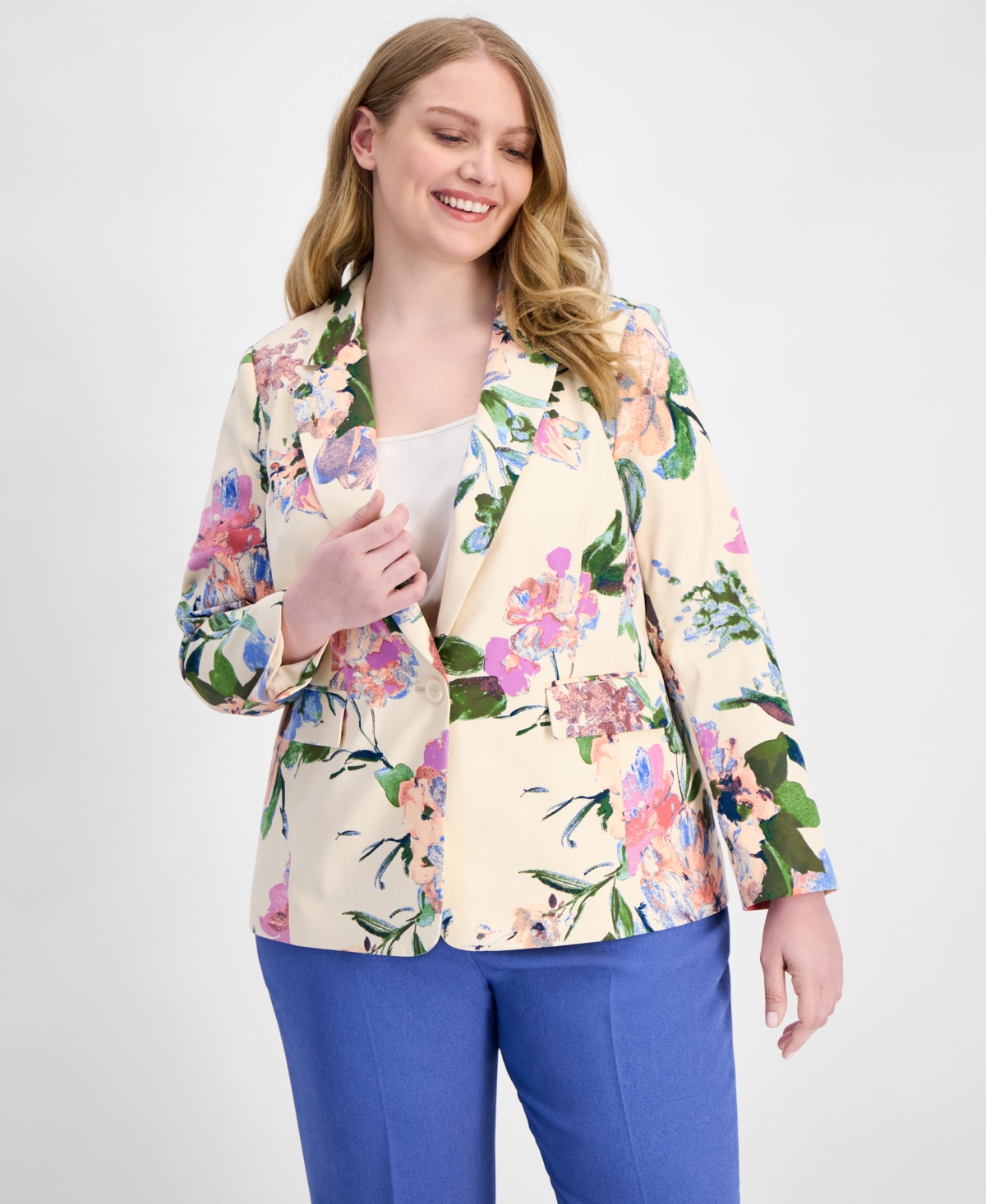 Click here for Tahari Asl Plus Size Floral Print Single-Button Bl... prices