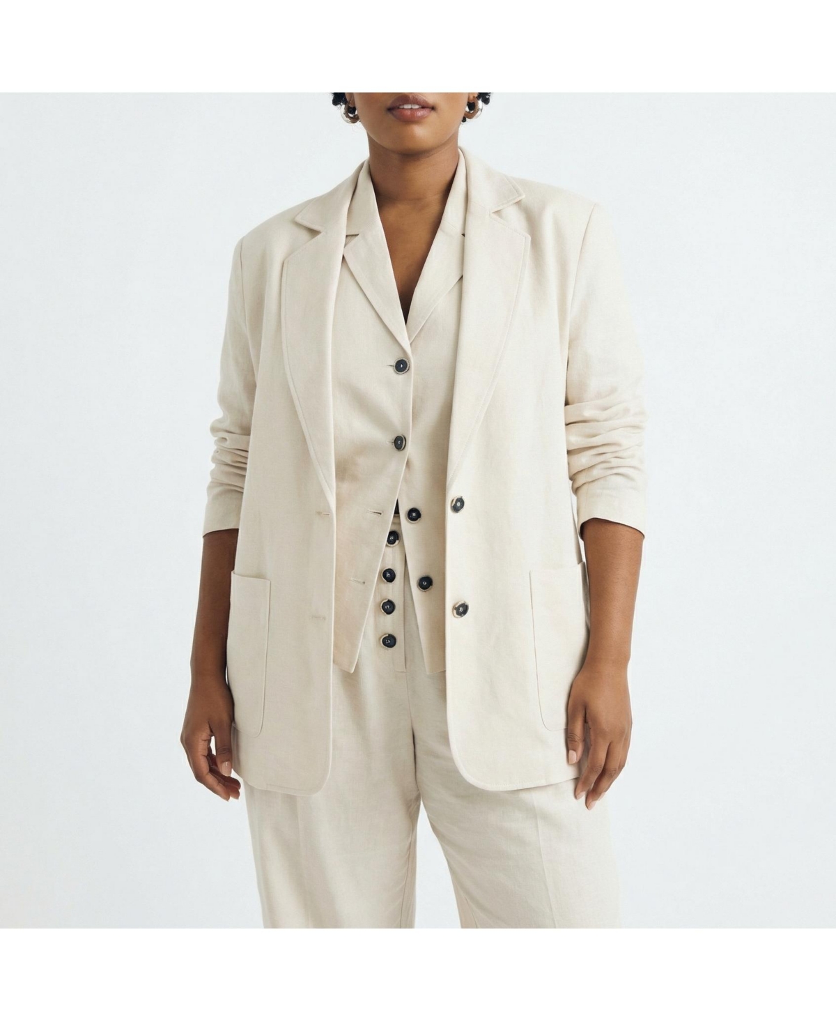 Click here for Universal Standard Plus Size Coastal Linen Blazer... prices