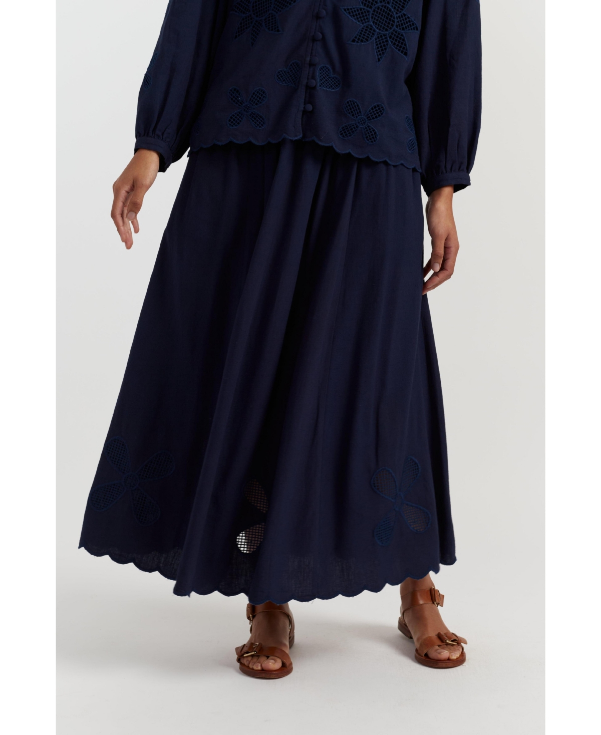 Click here for Chinti & Parker Womens Linen-Blend Broderie Skirt... prices