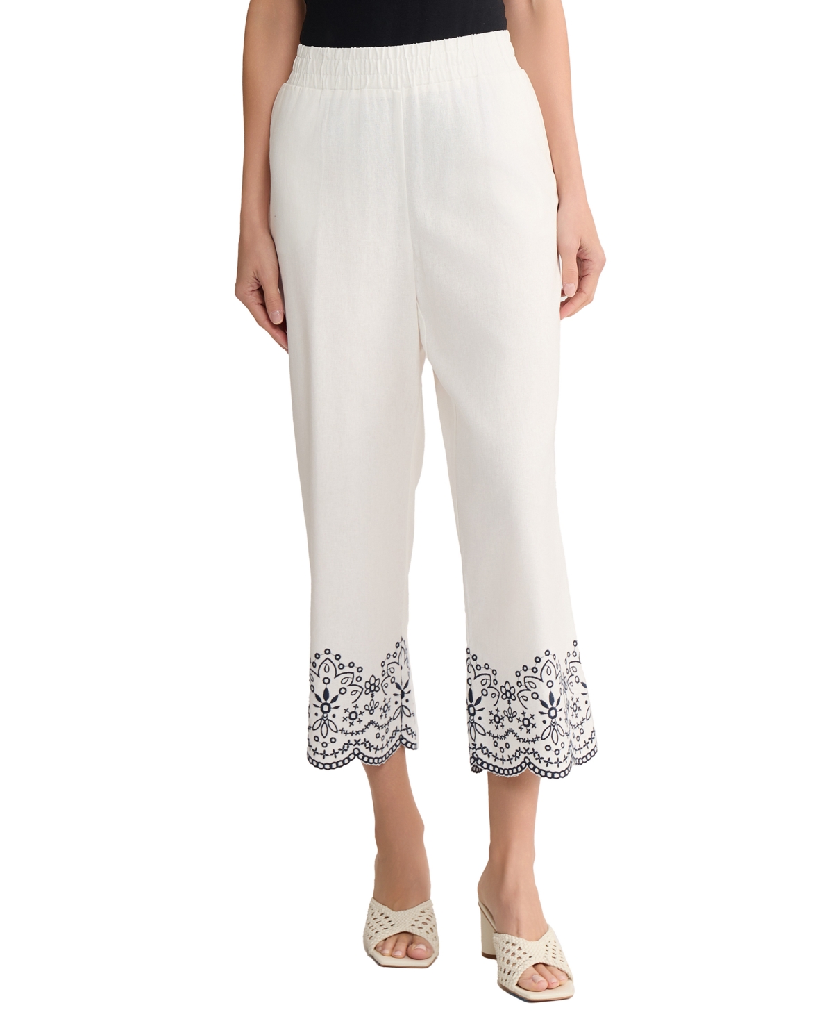 Click here for Jones New York Petite Mid-Rise Straight Fit Embroi... prices