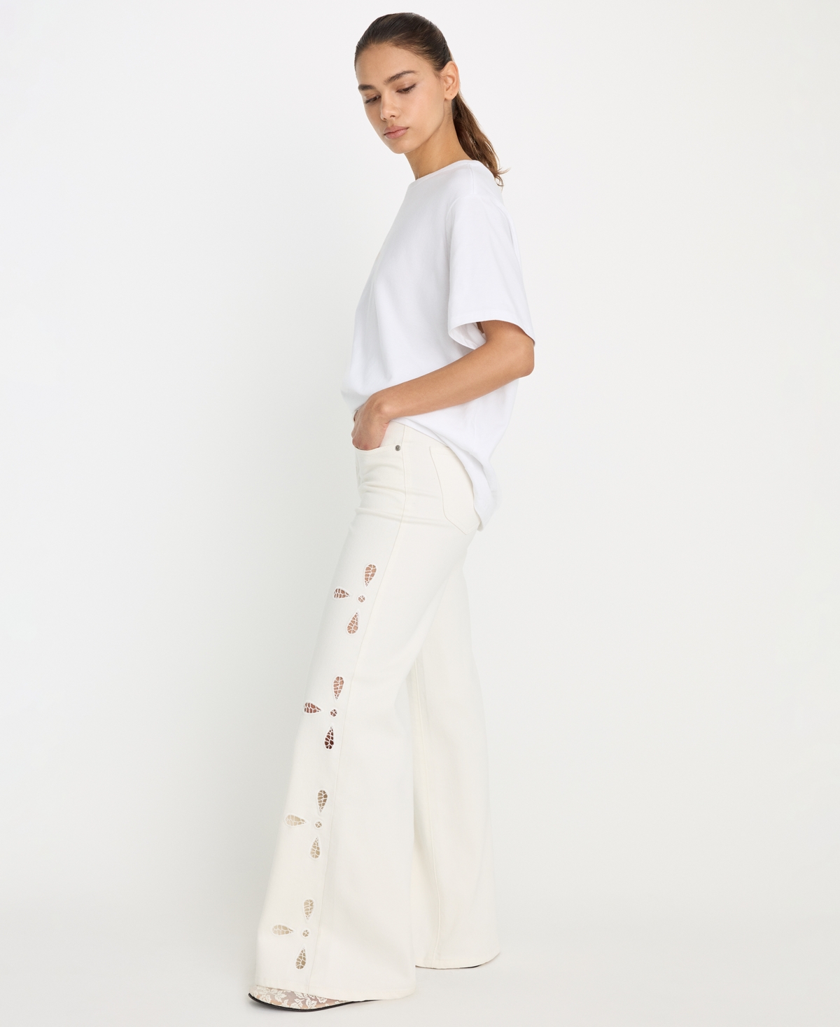 Click here for Good American Womens Wide-Leg Jeans - White prices