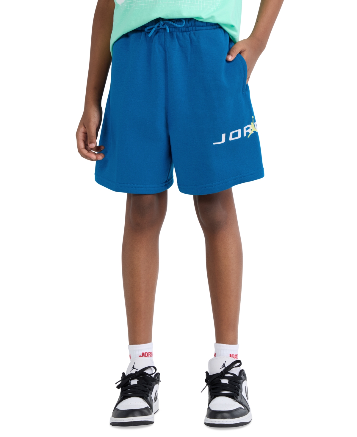 Click here for Jordan Boys 8-18 Baseline Elastic Waist Fleece Sho... prices