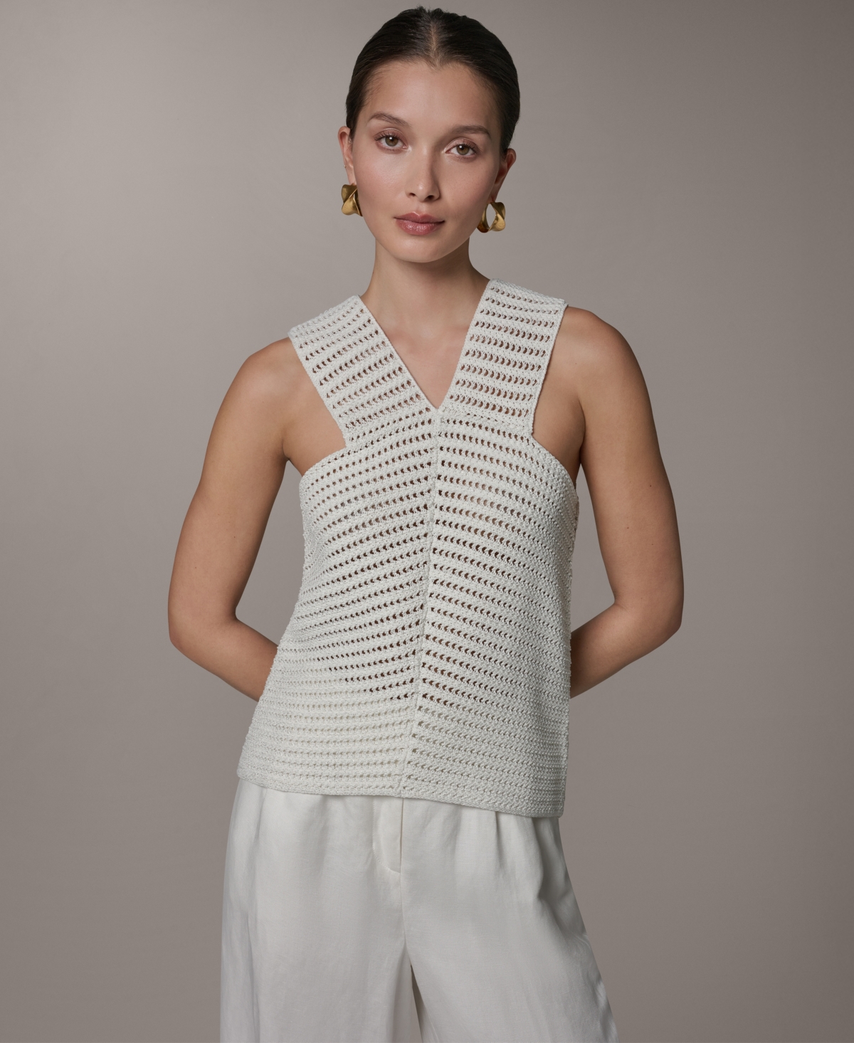 Click here for Donna Karan New York Womens Sleeveless V-Neck Swea... prices