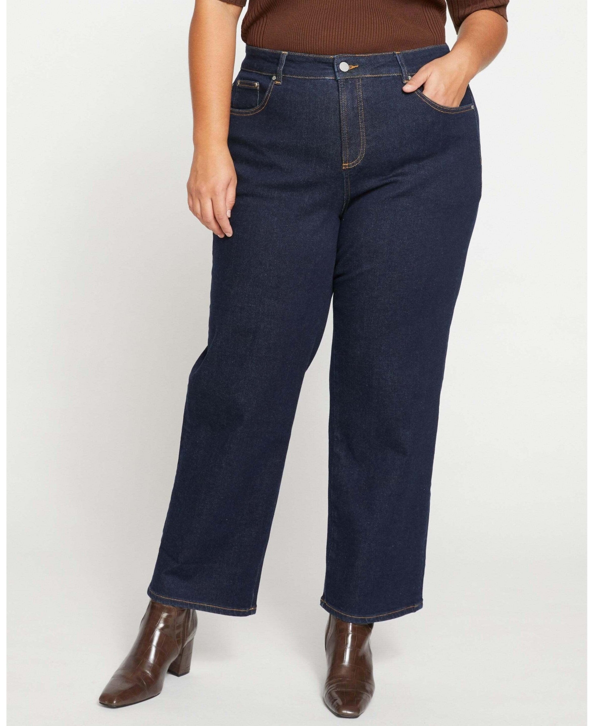Click here for Universal Standard Womens Plus Size Bae Boyfriend... prices