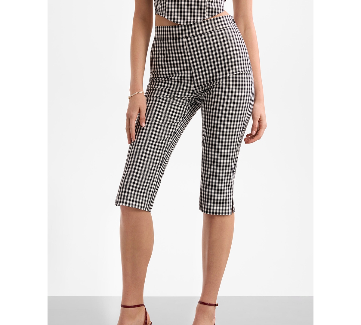Click here for Guess Womens Marilyn Vichy Mid-Rise Capris - Black... prices
