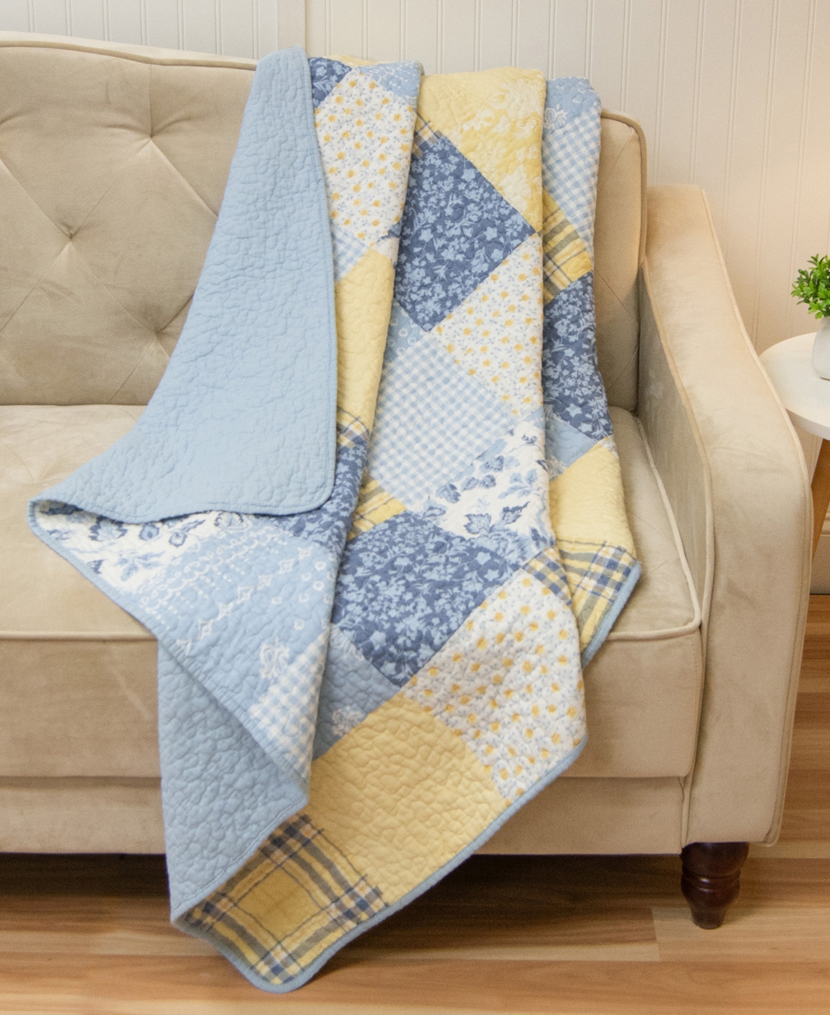 Click here for Donna Sharp Spring Flowers Reversible Cotton Throw... prices