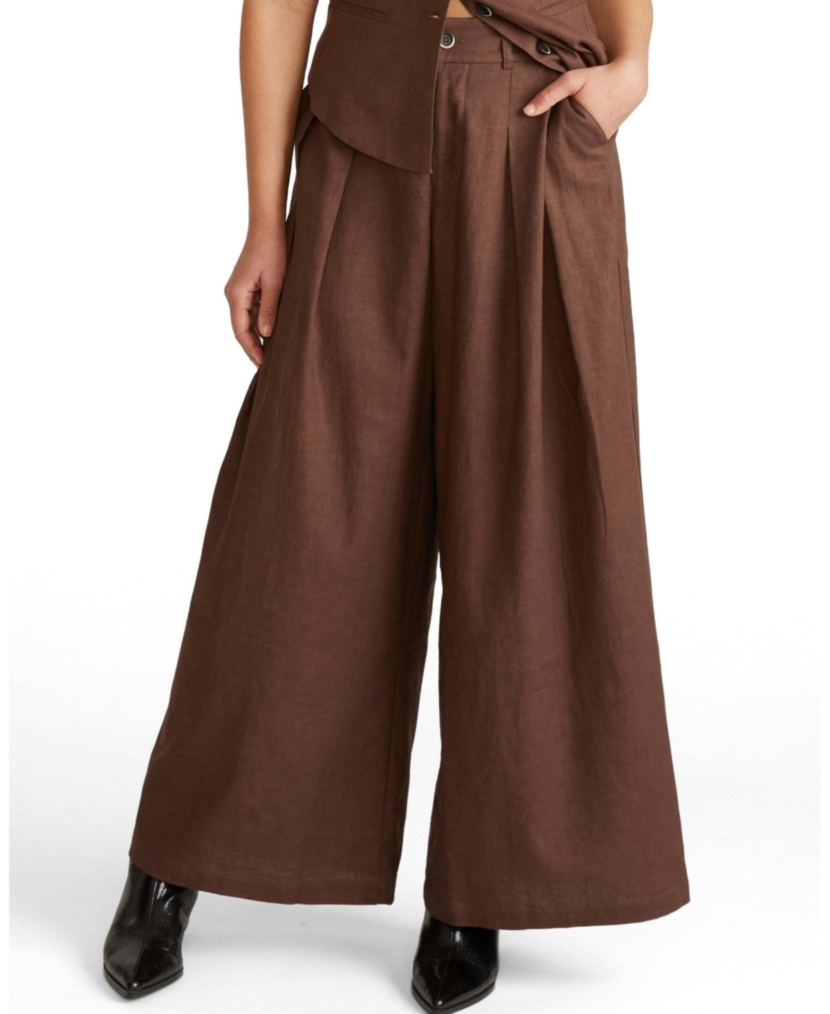 Click here for Universal Standard Plus Size Palais Stretch Linen... prices