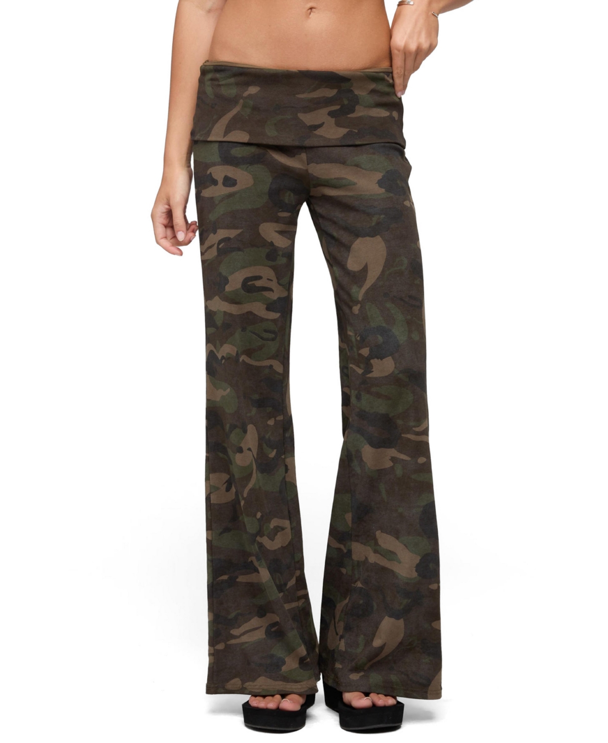 Click here for Edikted Womens Lumielle Camo Wide Leg Foldover Pan... prices