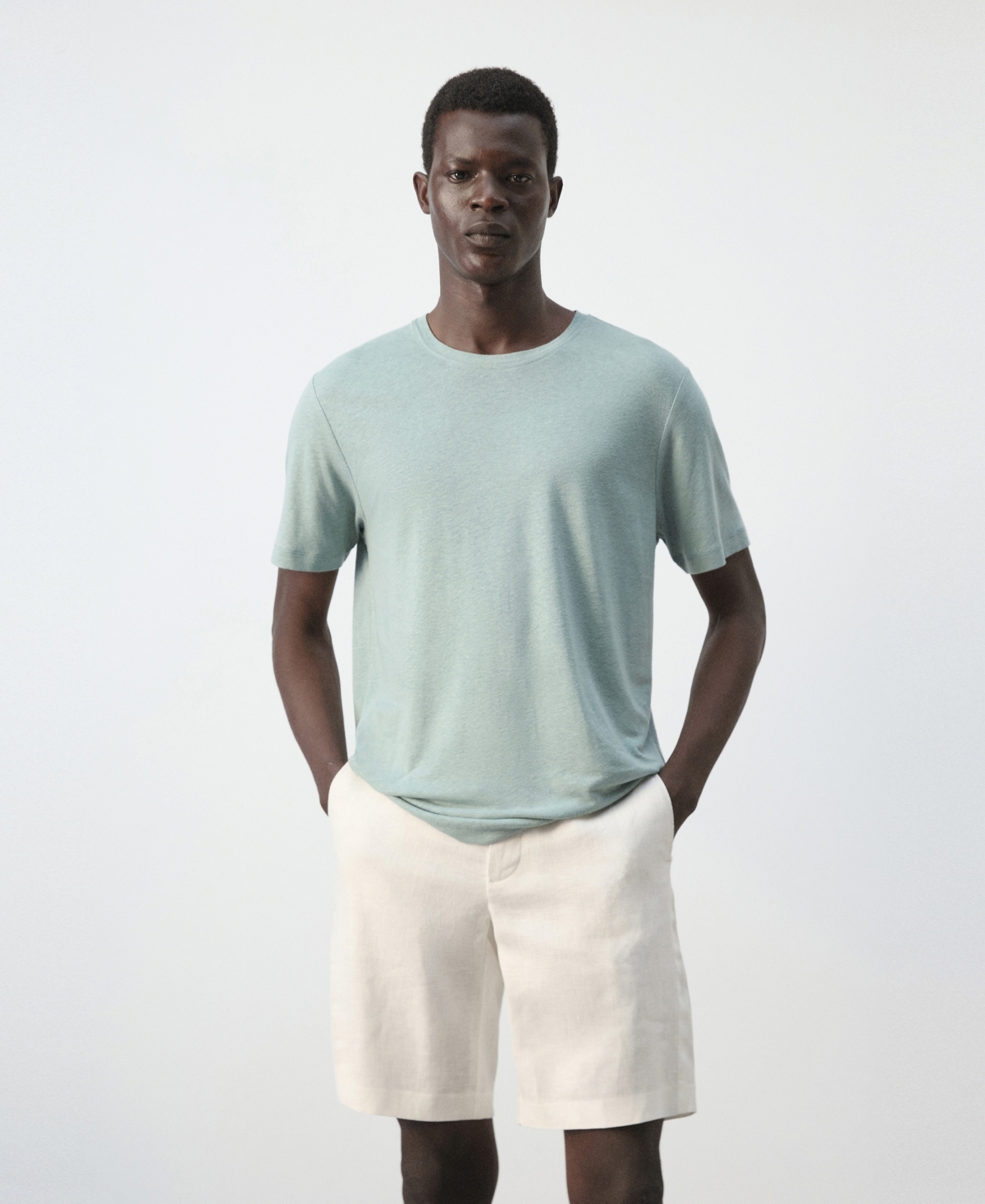 Click here for Mango Mens Slim-Fit Linen-Blend T-Shirt - Emerald... prices